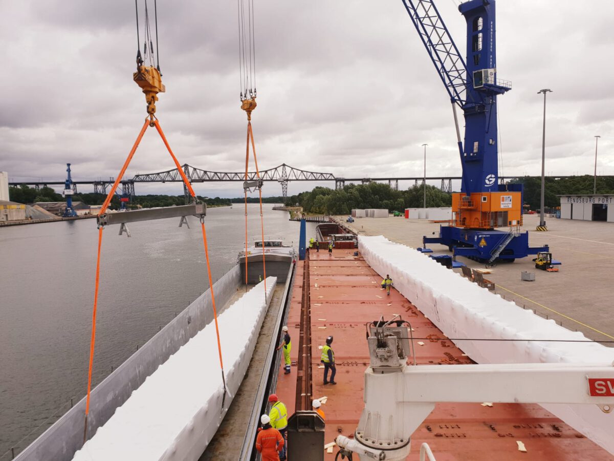 Project cargo and heavy lift: securing the cargo on the ship