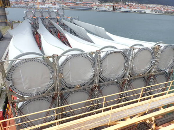 Project cargo and heavy lift: securing the cargo on the ship